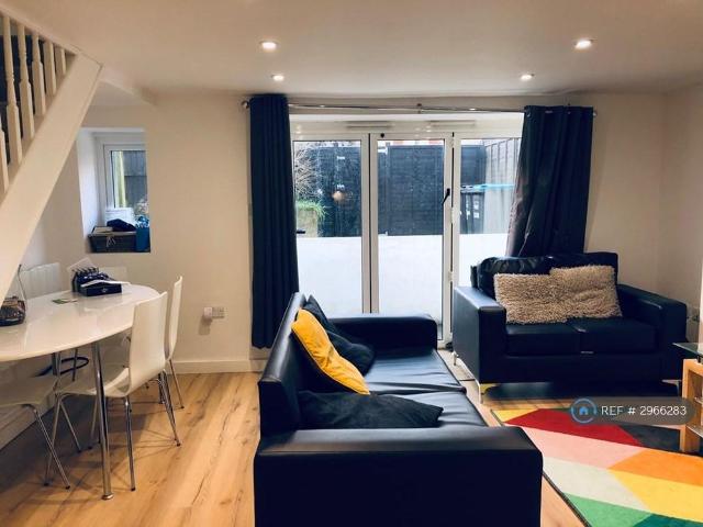 1 bedroom in a house share to rent