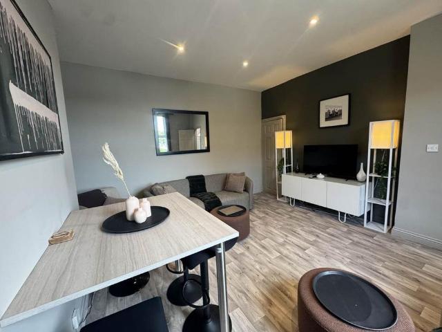 1 bedroom in a house share to rent