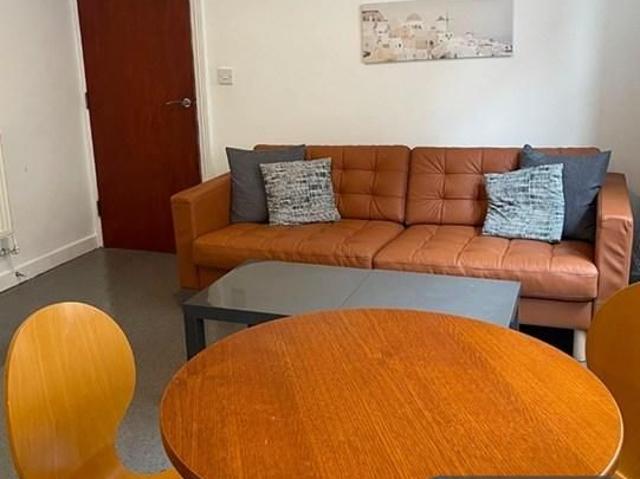 1 bedroom in a house share to rent