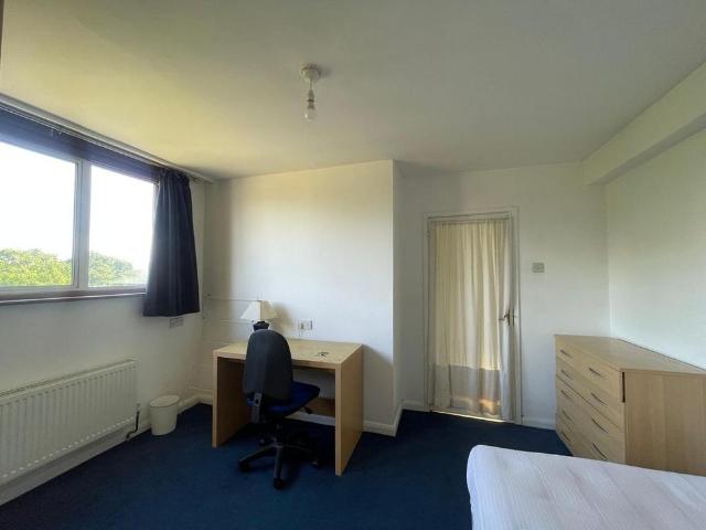 1 bedroom in a house share to rent