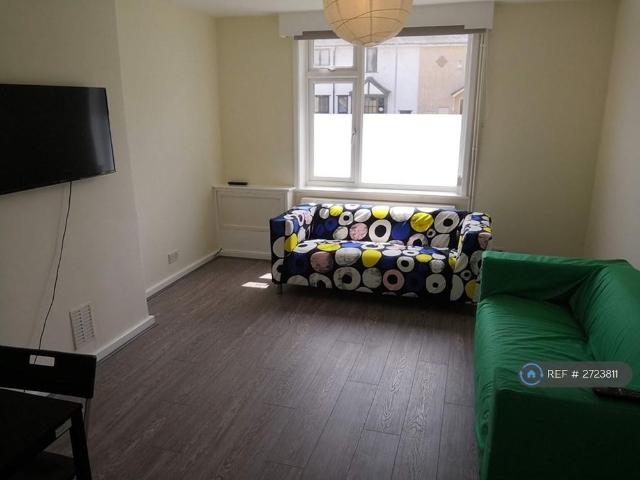 1 bedroom in a house share to rent