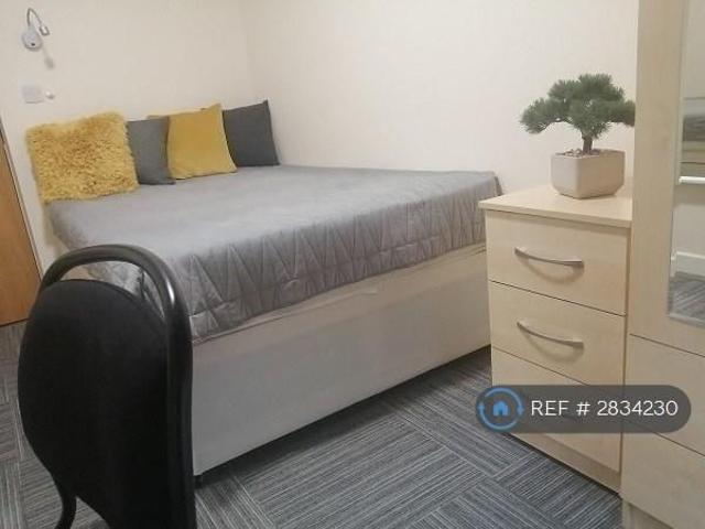 1 bedroom in a house share to rent