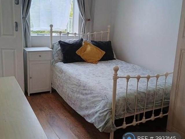 1 bedroom in a house share to rent