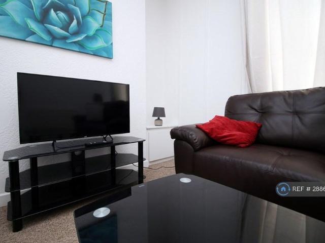 1 bedroom in a house share to rent