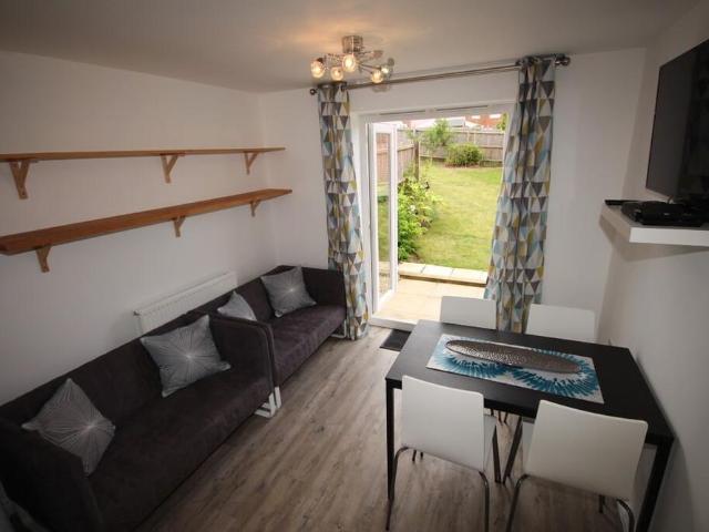 1 bedroom in a house share to rent