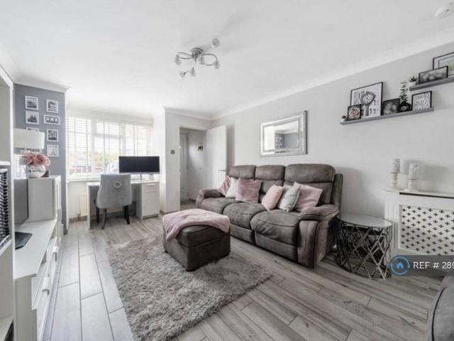1 bedroom in a house share to rent
