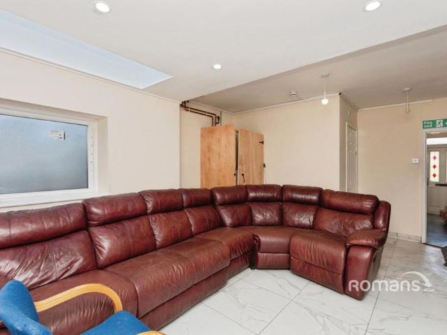 1 bedroom in a house share to rent