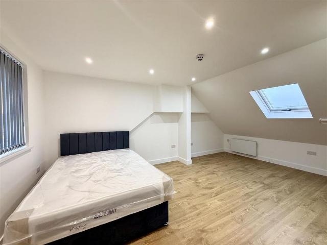 1 bedroom in a house share to rent