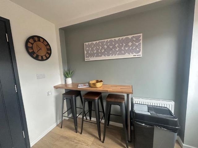 1 bedroom in a house share to rent