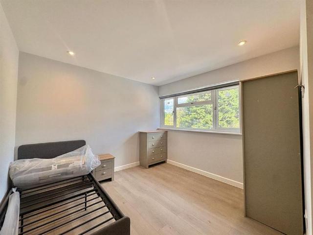 1 bedroom in a house share to rent