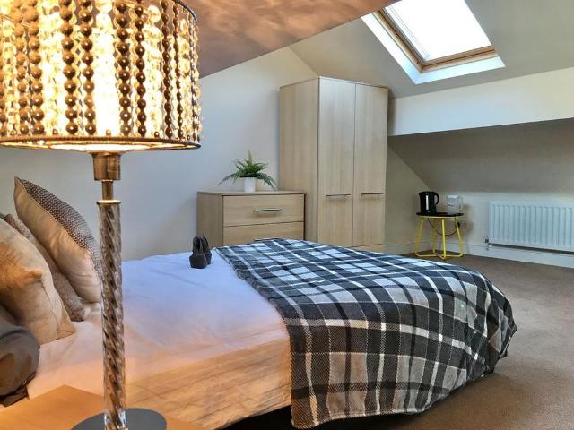 1 bedroom in a house share to rent