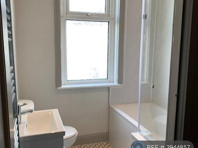1 bedroom in a house share to rent