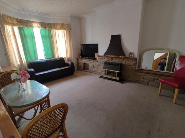 1 bedroom in a house share to rent