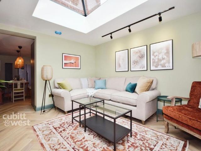 1 bedroom in a house share to rent