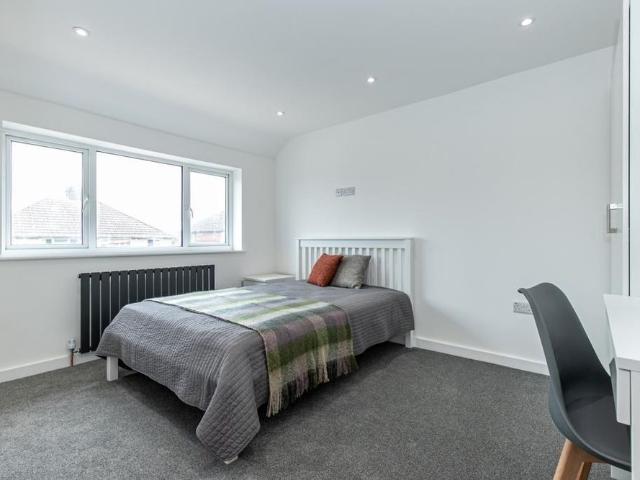 1 bedroom in a house share to rent