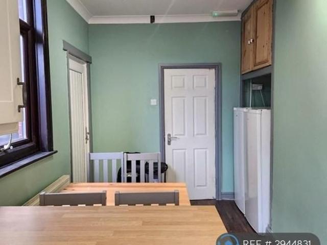 1 bedroom in a house share to rent