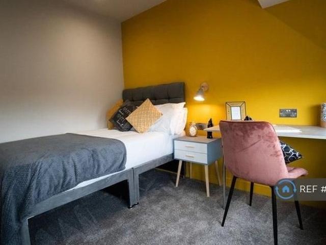 1 bedroom in a house share to rent