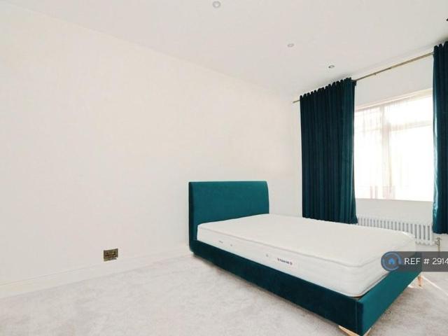 1 bedroom in a house share to rent