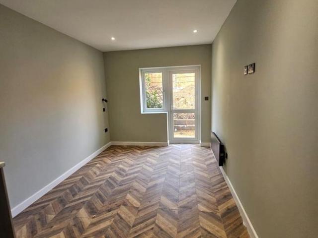 1 bedroom in a house share to rent