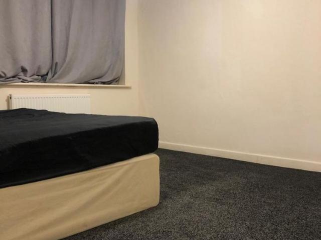 1 bedroom in a house share to rent