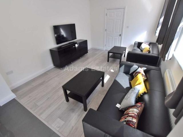 1 bedroom in a house share to rent