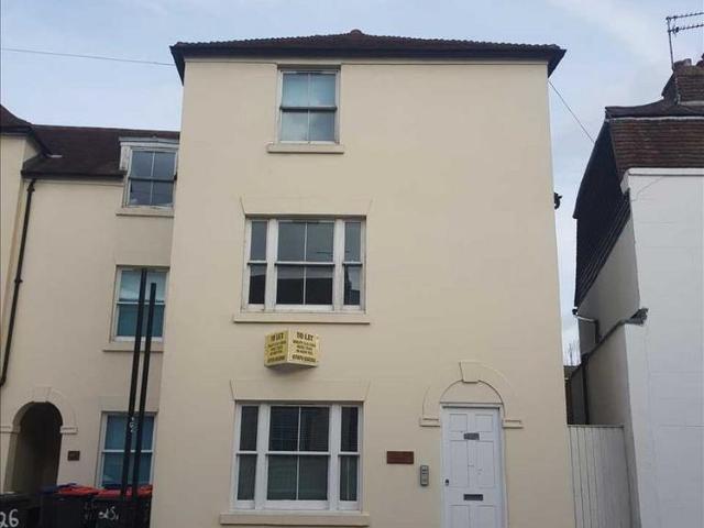 1 bedroom in a house share to rent