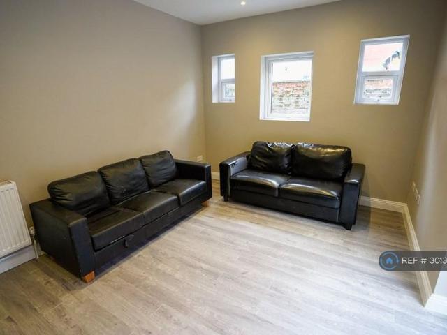 1 bedroom in a house share to rent