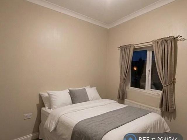 1 bedroom in a house share to rent