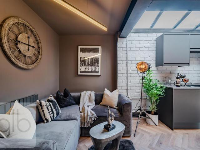 1 bedroom in a house share to rent