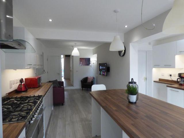 1 bedroom in a house share to rent
