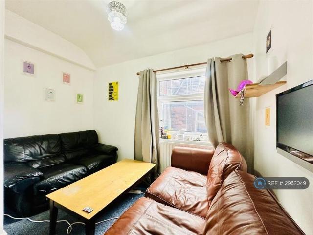 1 bedroom in a house share to rent