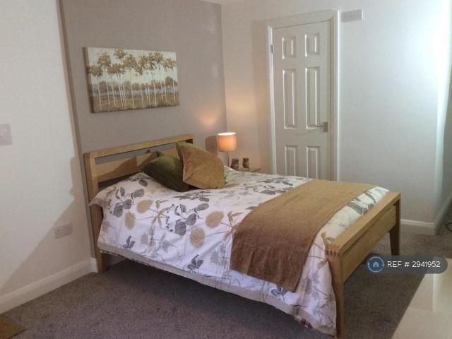 1 bedroom in a house share to rent