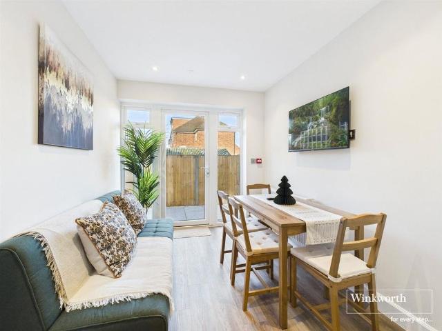 1 bedroom in a house share to rent