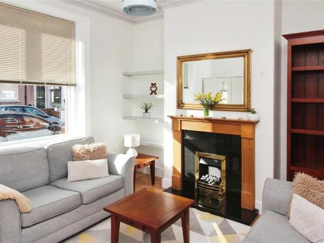 1 bedroom in a house share to rent