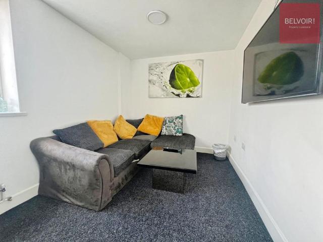 1 bedroom in a house share to rent