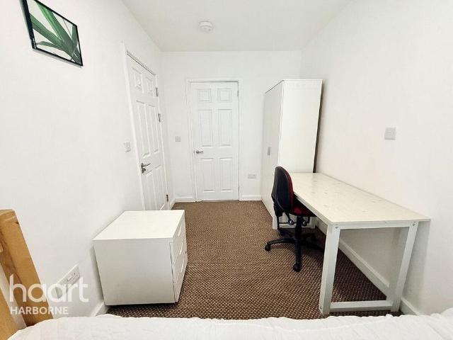 1 bedroom in a house share to rent