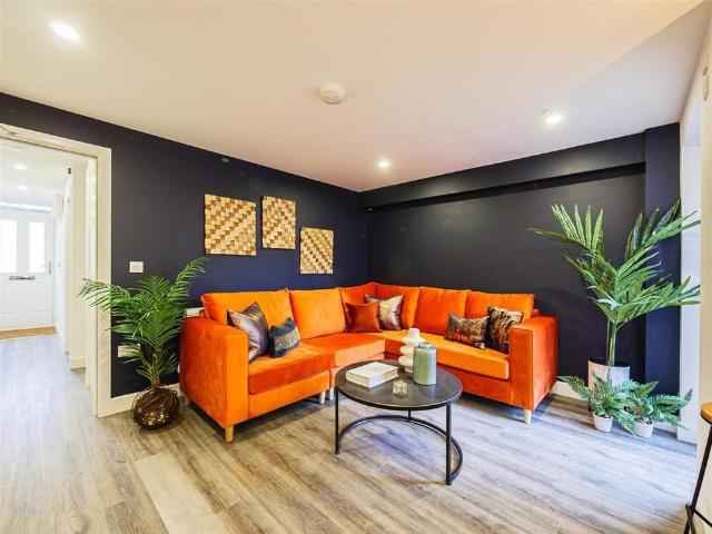 1 bedroom in a house share to rent