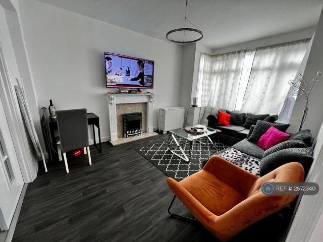 1 bedroom in a house share to rent