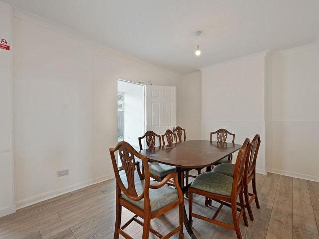 1 bedroom in a house share to rent