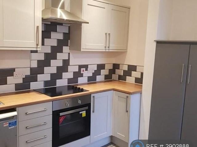 1 bedroom in a house share to rent