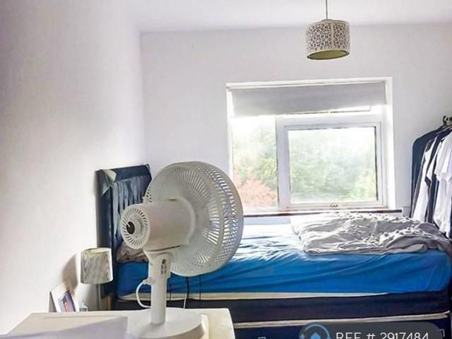 1 bedroom in a house share to rent