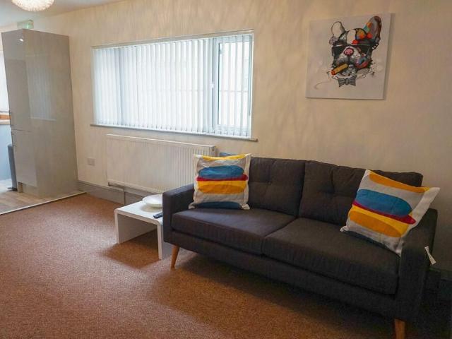 1 bedroom in a house share to rent