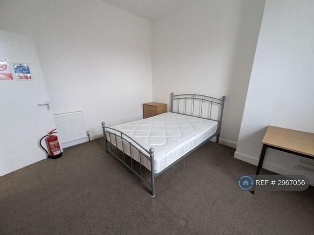 1 bedroom in a house share to rent