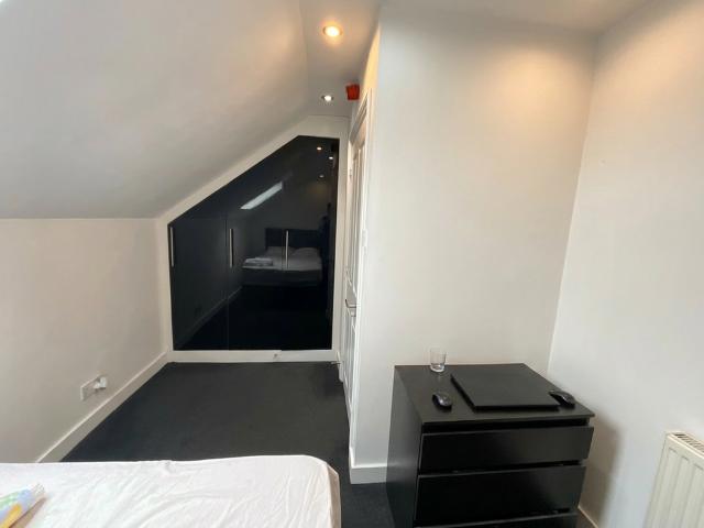 1 bedroom in a house share to rent