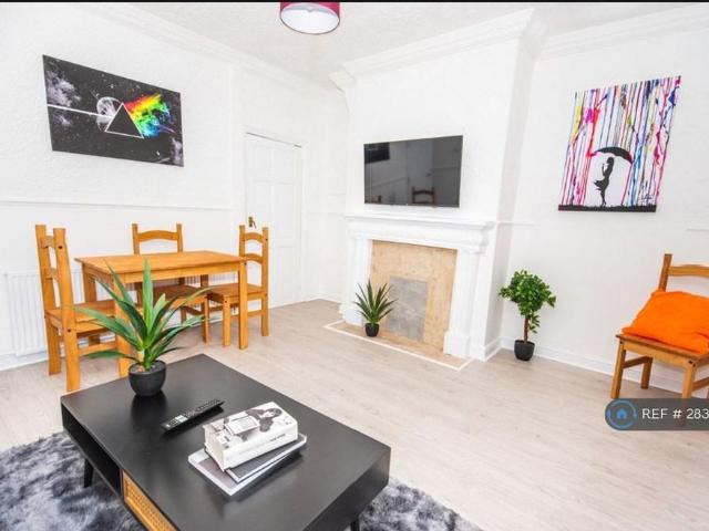1 bedroom in a house share to rent