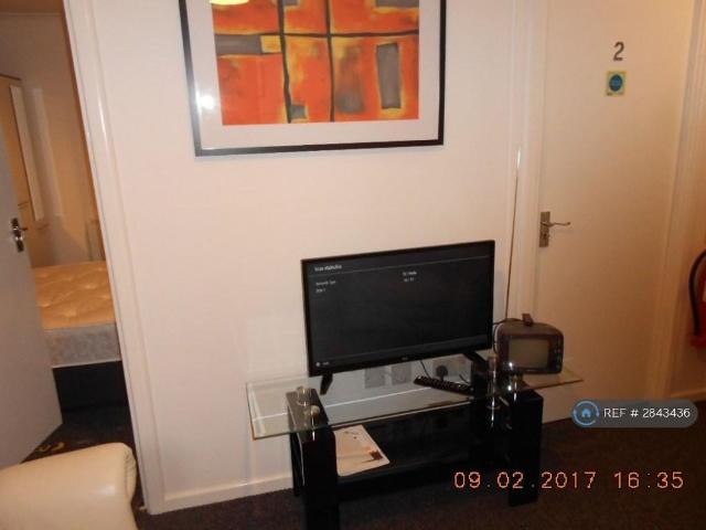 1 bedroom in a house share to rent