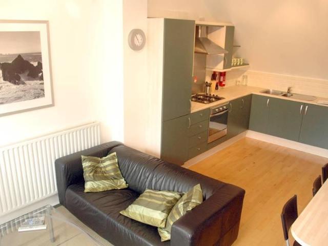 1 bedroom in a house share to rent