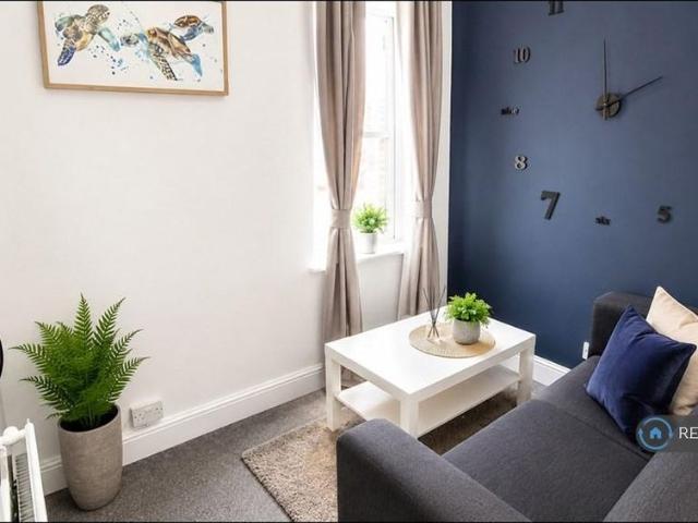 1 bedroom in a house share to rent