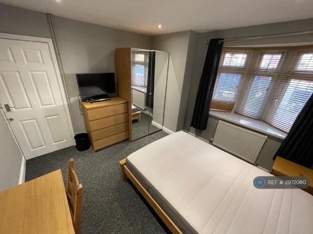 1 bedroom in a house share to rent