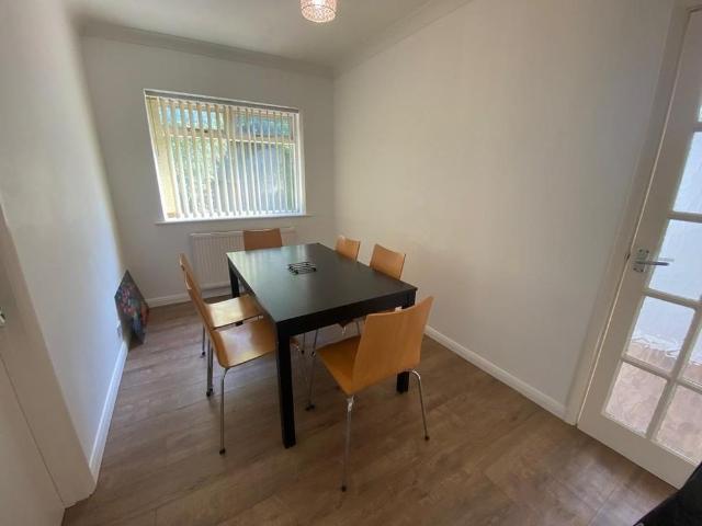 1 bedroom in a house share to rent